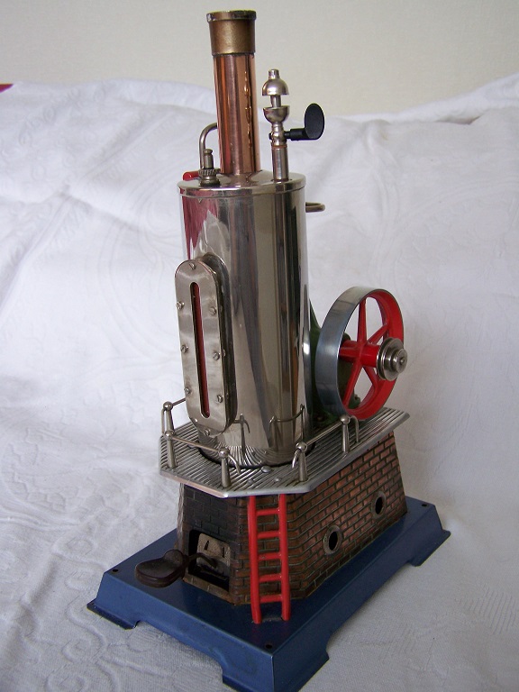 Has an inline oiler and vertical boiler with an inner flue / tube.